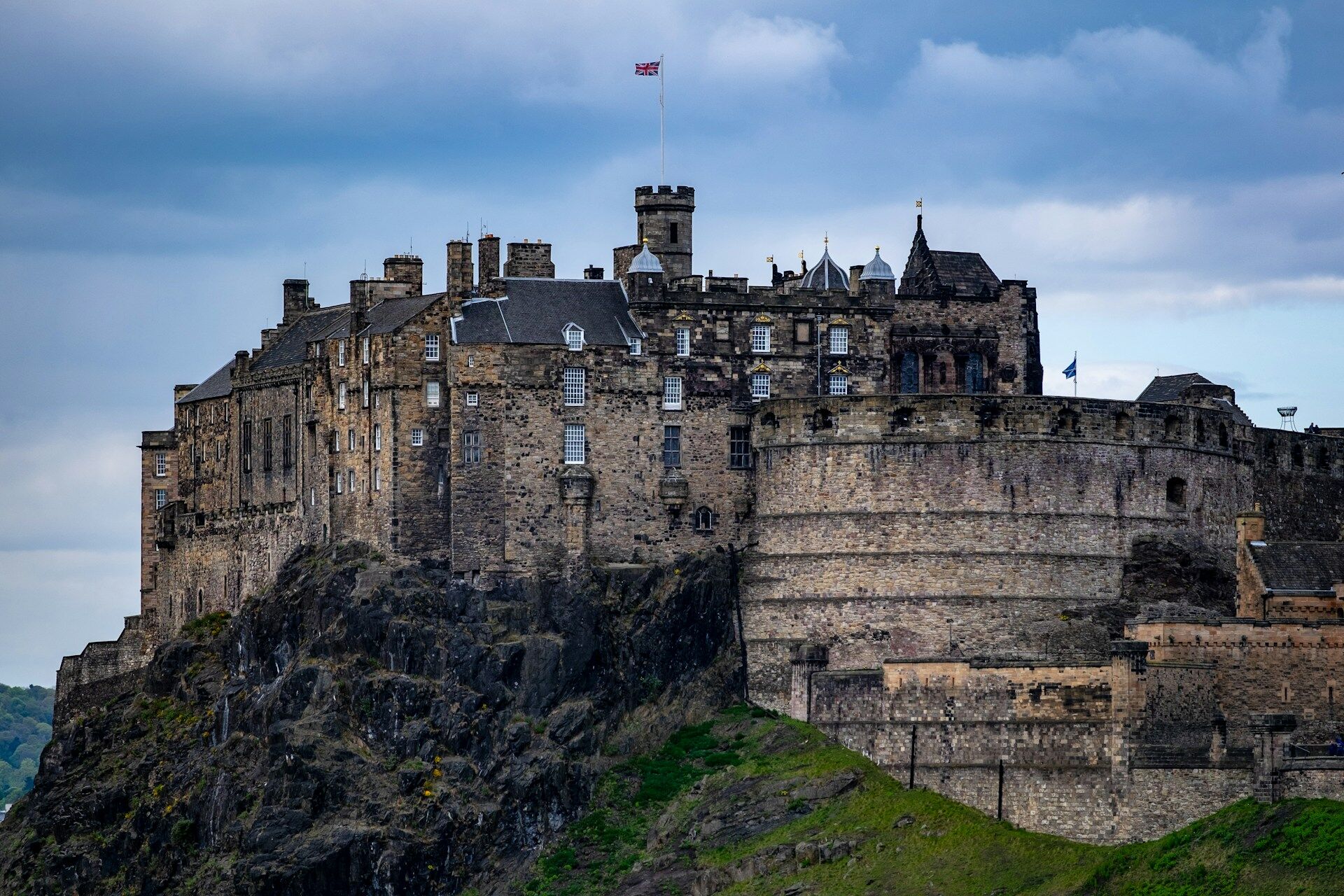 Exploring Edinburgh Castle: A Journey Through Scotland’s Storied Past ...