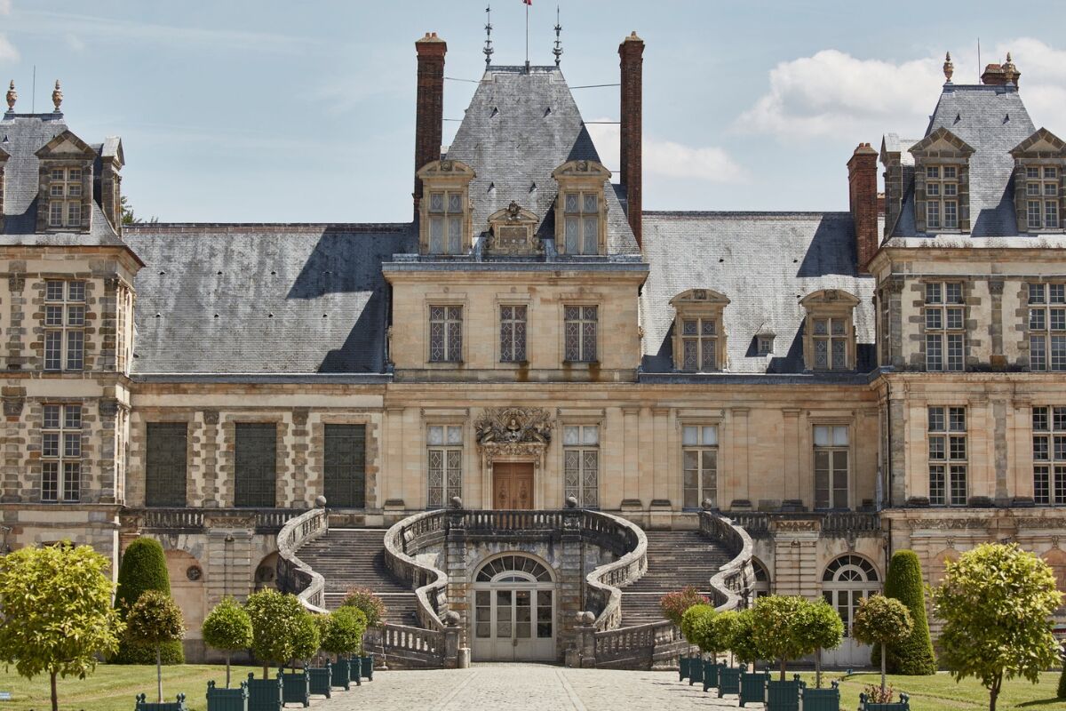10 Best Chateaux in France: A Guide to French Chateaux - Saving Castles