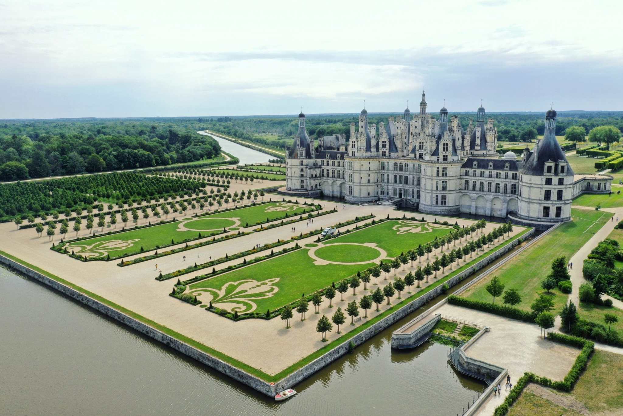10 Best Chateaux in France: A Guide to French Chateaux - Saving Castles