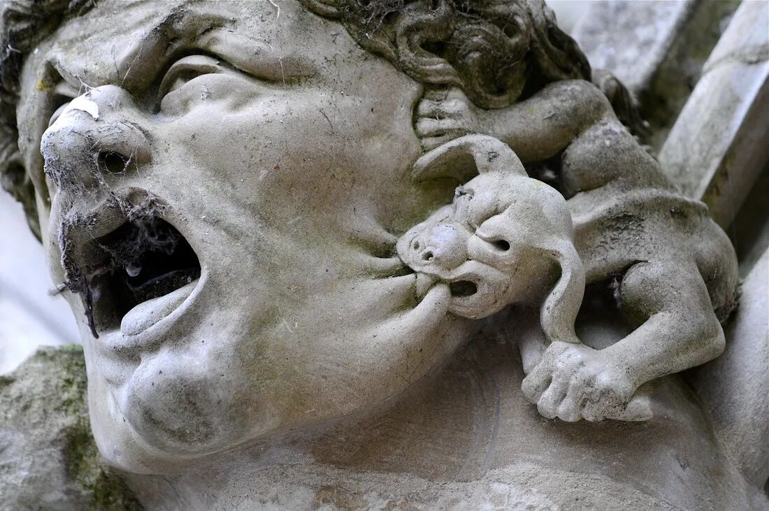 Gargoyles and Grotesques: The Spine-Chilling Guardians of Medieval ...
