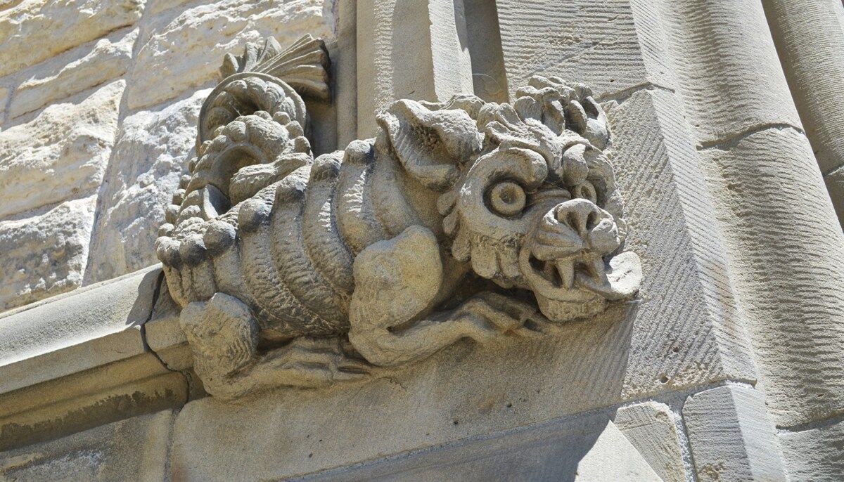 Gargoyles and Grotesques: The Spine-Chilling Guardians of Medieval ...
