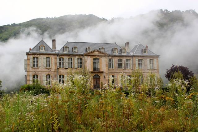 Are There Really Hundreds of Abandoned Chateaux in France? - Saving Castles