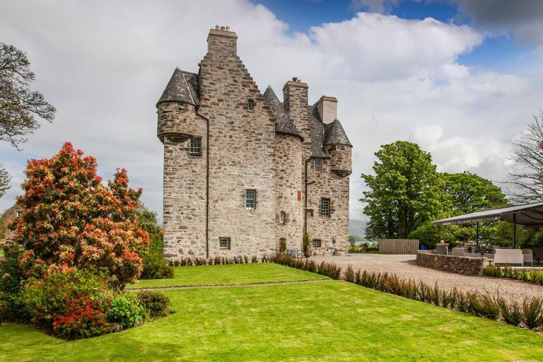 7 Best Castles to Stay in Scotland for a Magical Trip